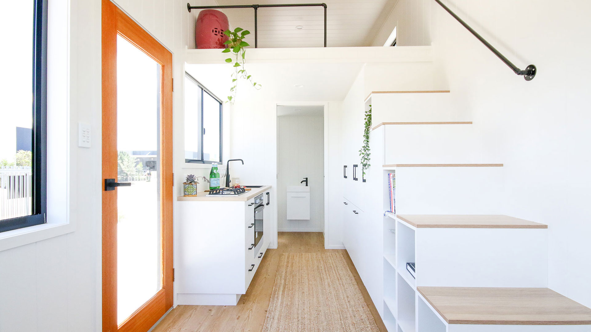 65 Minimalist Tiny Houses That Prove That Less Is More